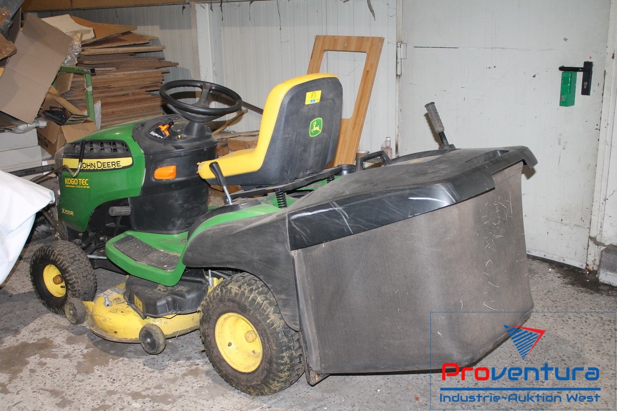 Rasentraktor JOHN DEERE X155R | Industrieauktion.online